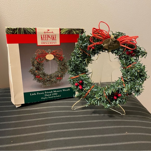 Hallmark | Holiday | Vintage 99 Hallmark Keepsake Wreath With Stand Box ...